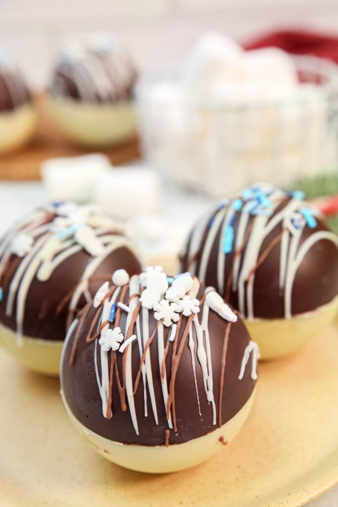 Homemade Hot Chocolate Bombs - nicetartes.com