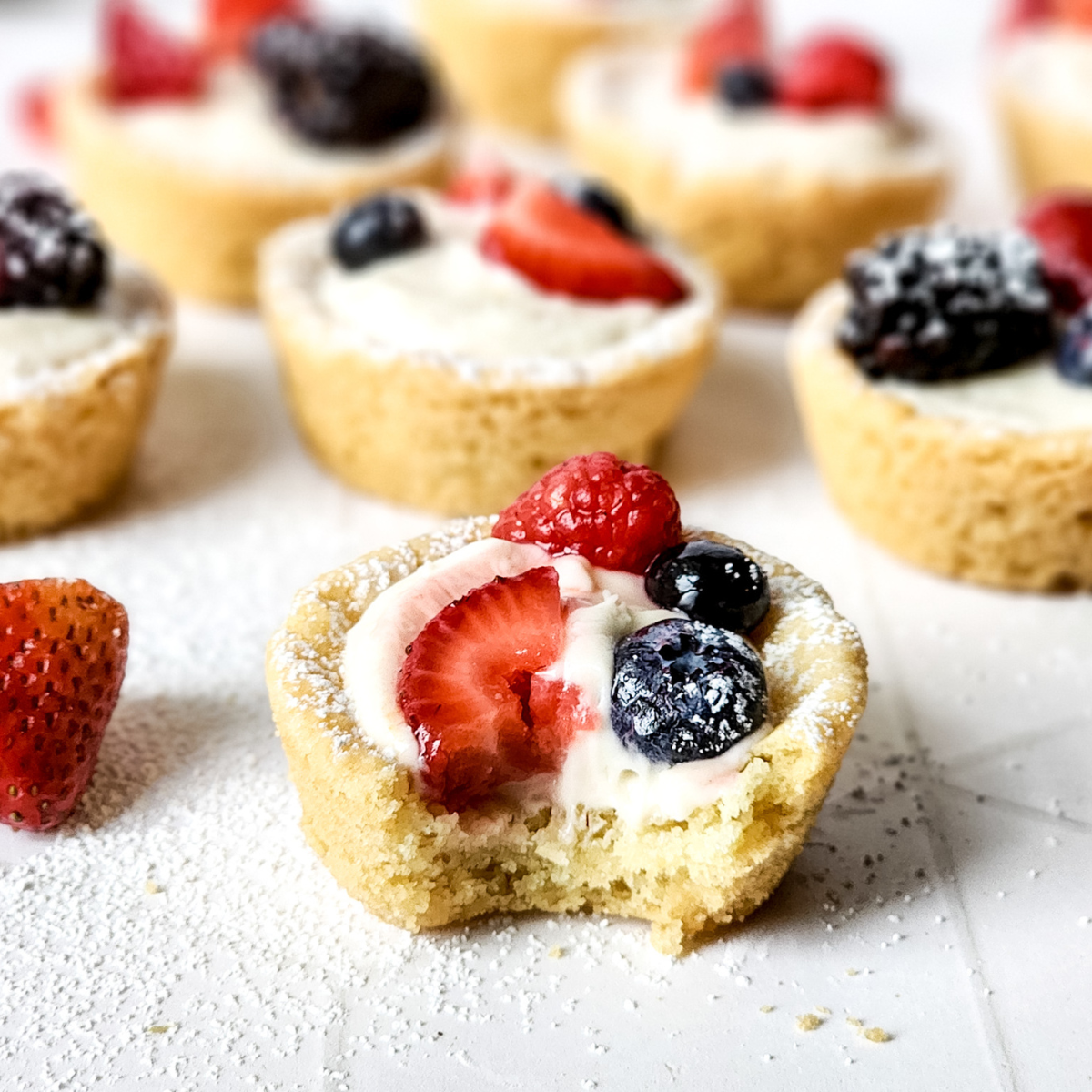 Sugar Cookie Mini Fruit Tarts - nicetartes.com