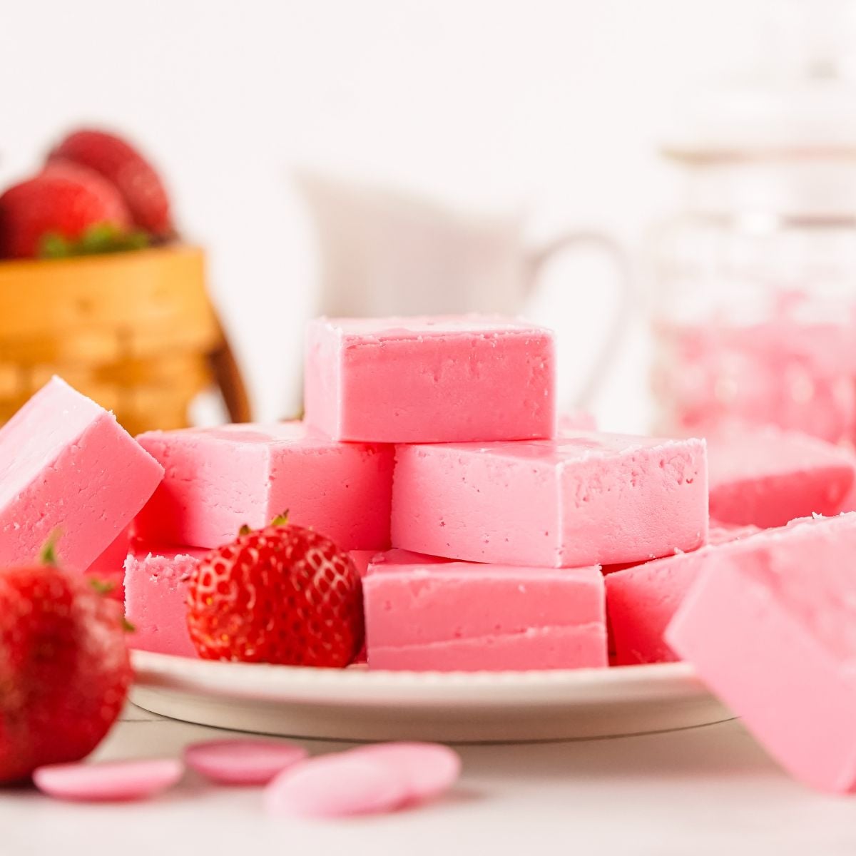 Effortless 2-Ingredient Strawberry Fudge - nicetartes.com