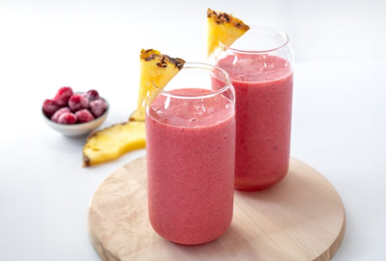 Tropical Raspberry Pineapple Smoothie - nicetartes.com